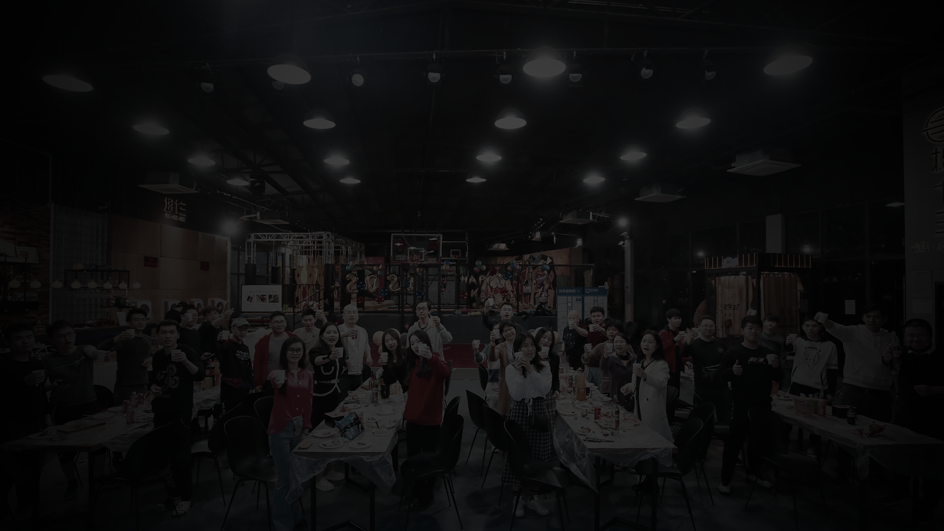 ABOUT - Specialized in interactive multimedia projection design