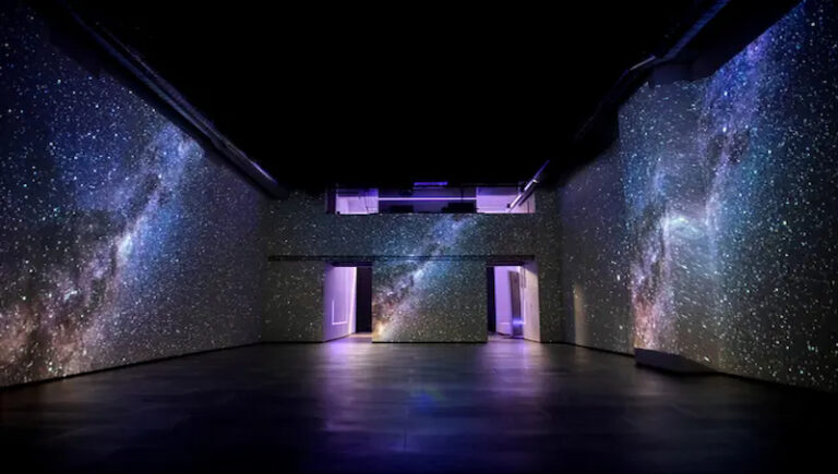 360 Holographic Art Showroom:Best Immersive Projection Solution