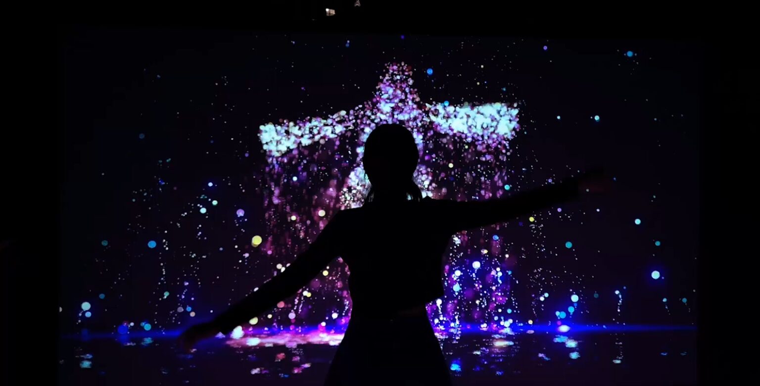 Interactive Dance Mapping Wall -Dynamic Selfie Art Motion System