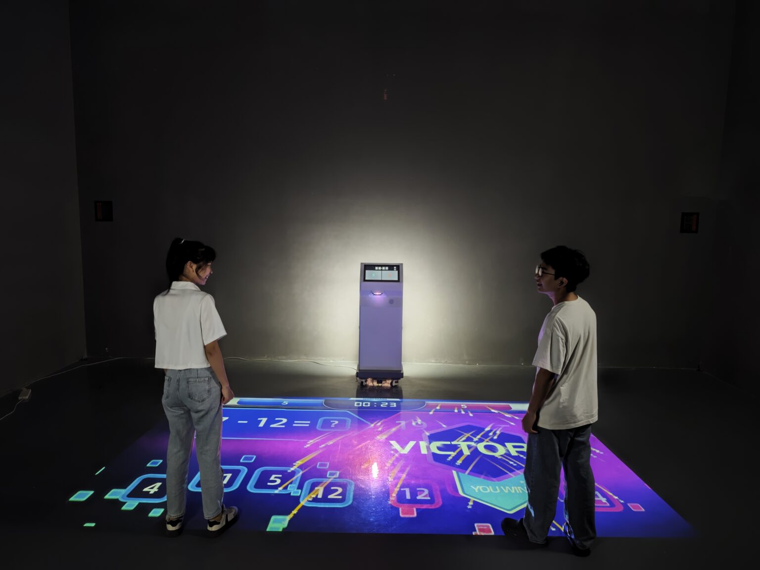 Game Development for Dynamic Rotating Floor Projector Machine